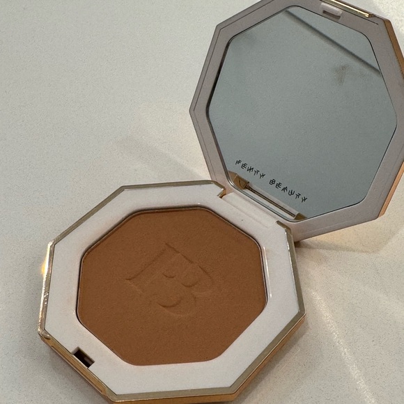 Fenty Beauty | Makeup | Fenty Contour | Poshmark